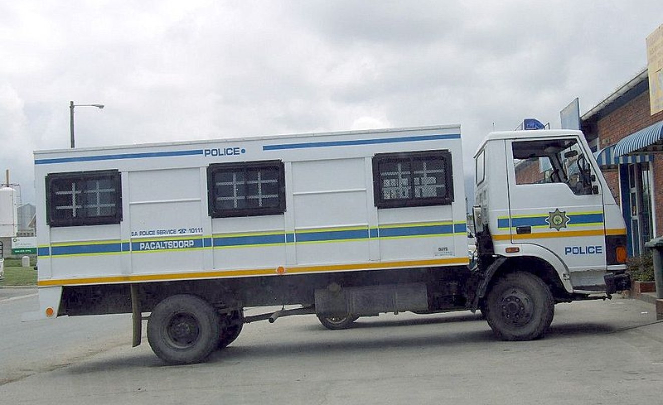 South Africa: Truck Transporting Prisoners to Court Overturns in Cape ...